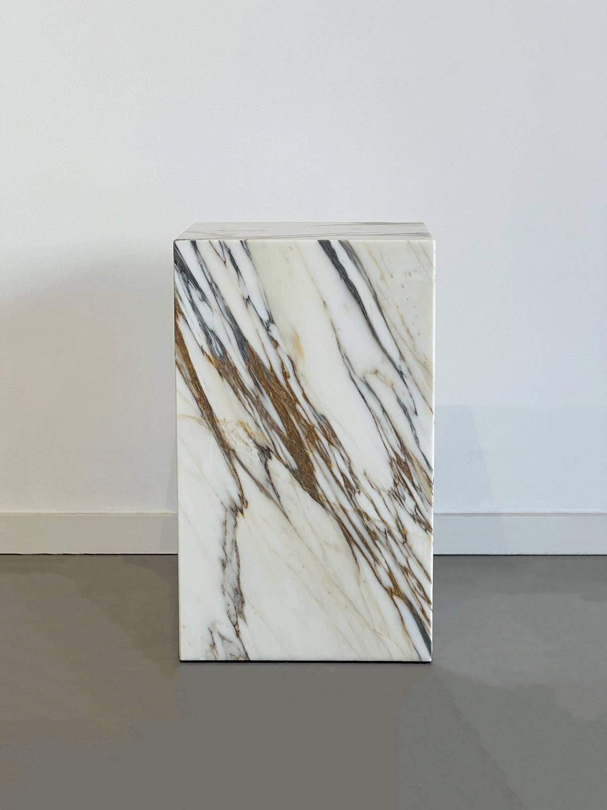 Arabescato Marble Plinth – Pompeii Home